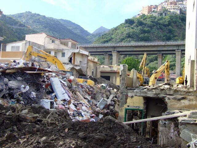 Alluvione di Messina, le tragiche immagini del disastro di tre anni fa ...