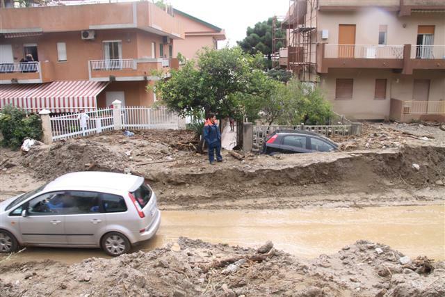 Alluvione di Messina, le tragiche immagini del disastro di tre anni fa ...