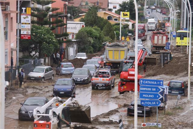 Alluvione di Messina, le tragiche immagini del disastro di tre anni fa ...