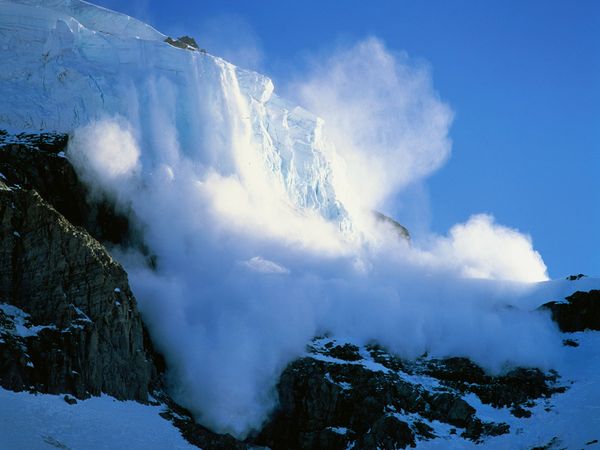 Le valanghe, terrore delle montagne. Il video angosciante di uno ...