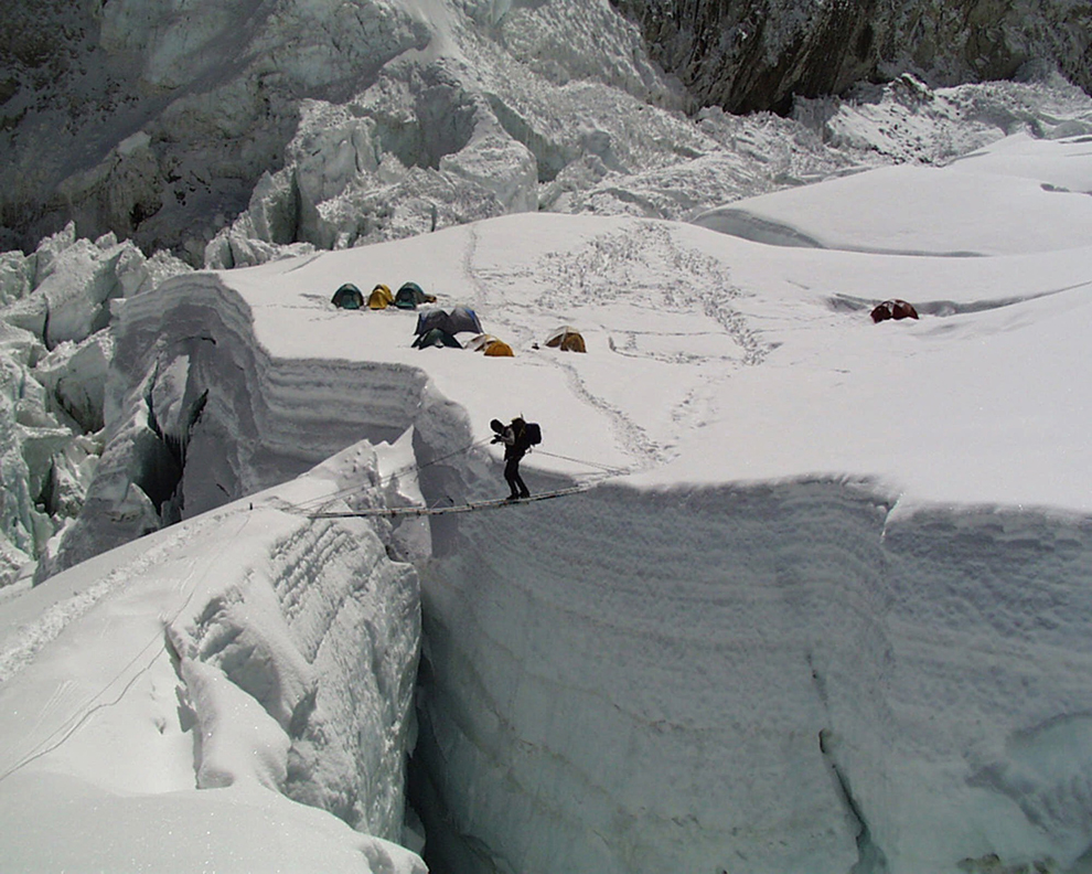 Festa-super in Nepal per i 60 anni dalla prima scalata dell'Everest ...