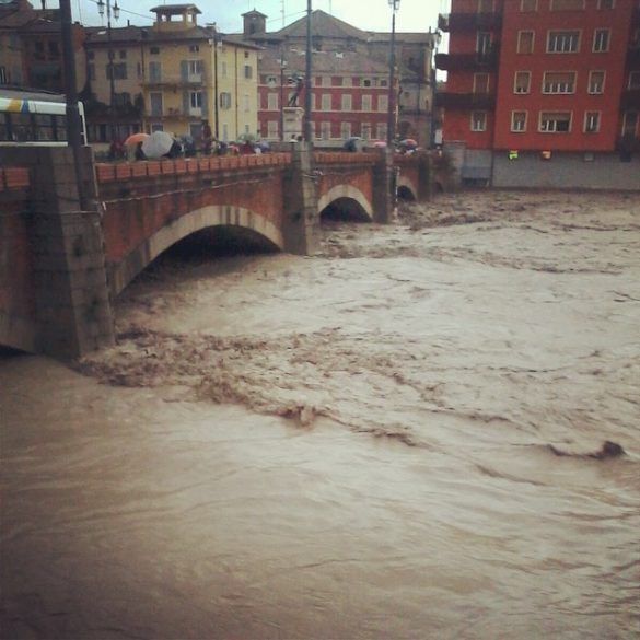 Alluvione Parma: 6 sfollati, a mezzanotte la piena del torrente Parma
