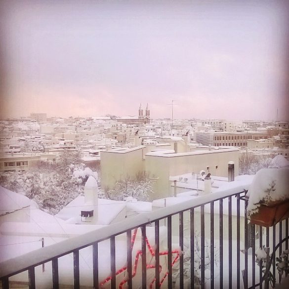 Puglia sommersa da una nevicata storica: oltre mezzo metro sui trulli ...
