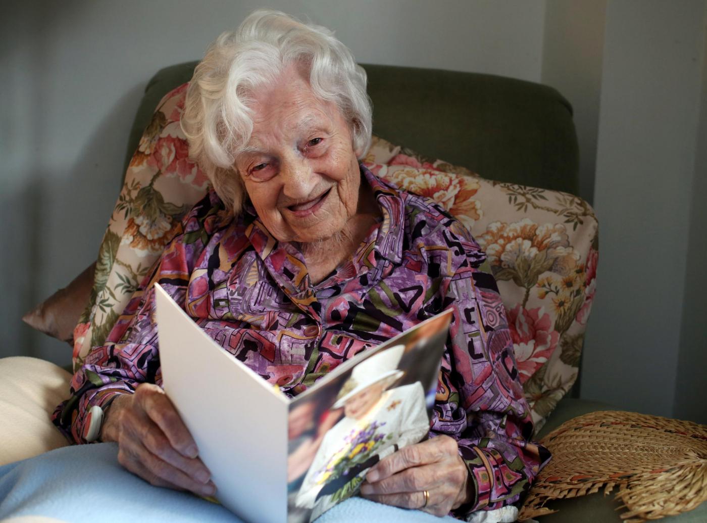 La Gran Bretagna celebra Gladys Hooper: a 112 anni è la persona più ...