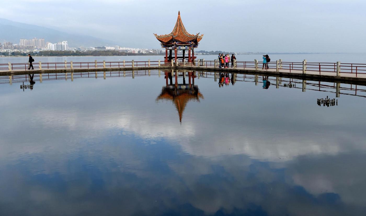 Cina: migliorata la qualità delle acque del lago Erhai [FOTO]