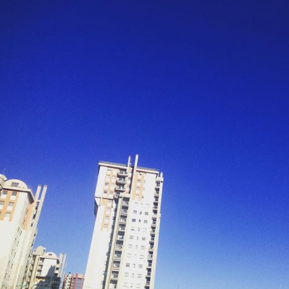 Milano, sole e caldo per il 2° giorno consecutivo [FOTO]