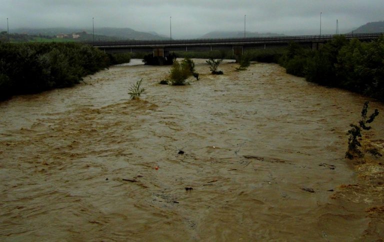 Ciclone "Zissi", Sardegna: esonda il fiume Tirso