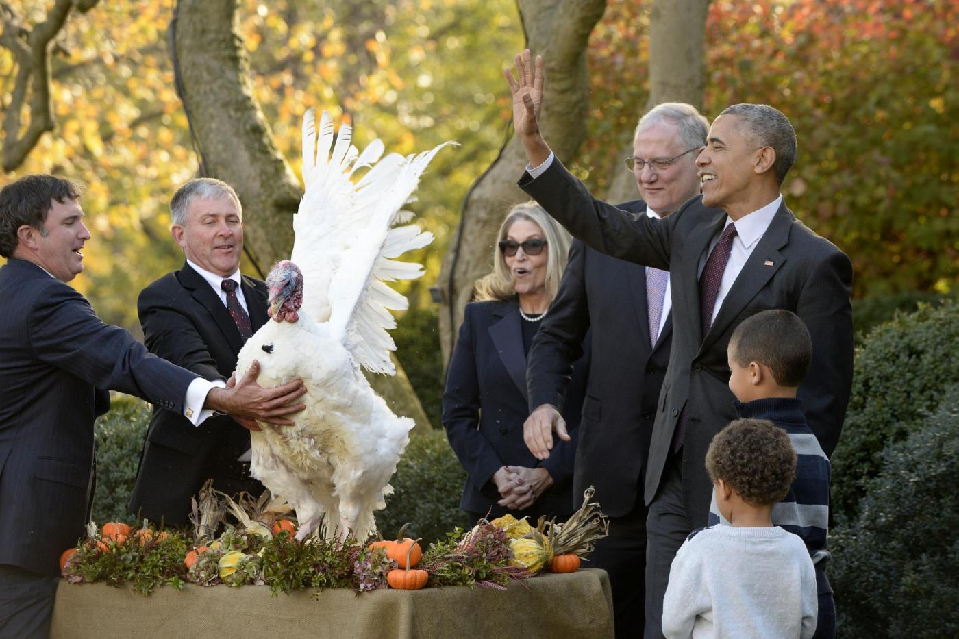 Obama grazia il tacchino del "Thanksgiving" [GALLERY]