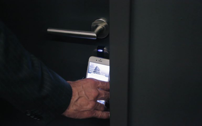 È iniziata l’era del viaggio digitale: con conichi check-in e check-out ...