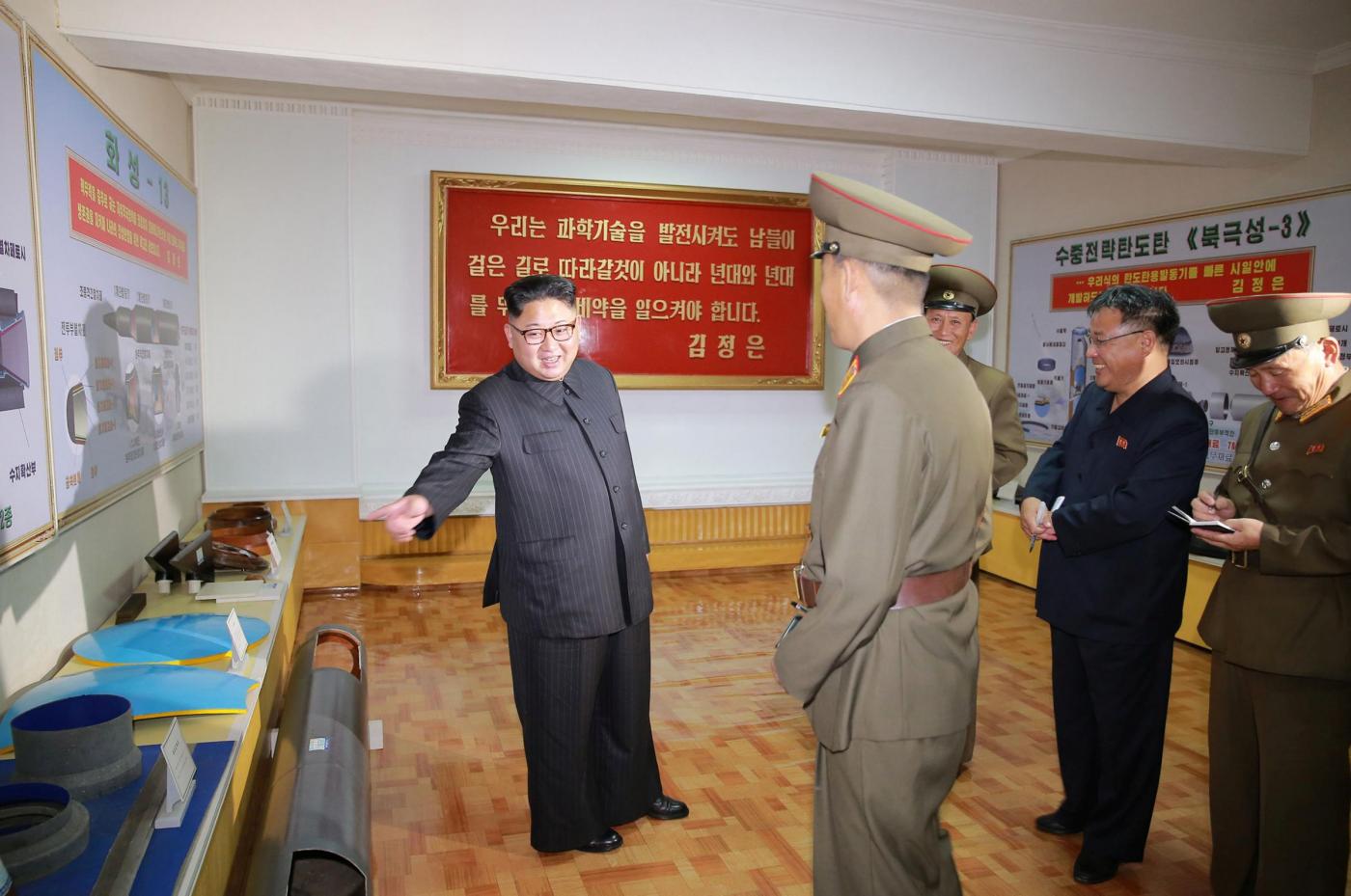 Corea del Nord: Kim Jong-un esalta le "preziose" armi nucleari, un ...