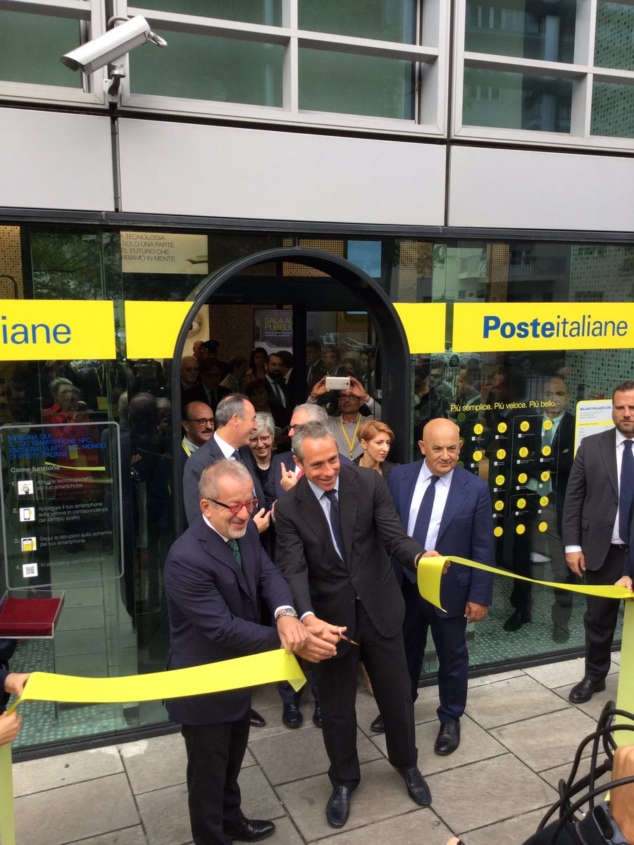 Poste: inaugurato a Milano il primo ufficio postale del futuro