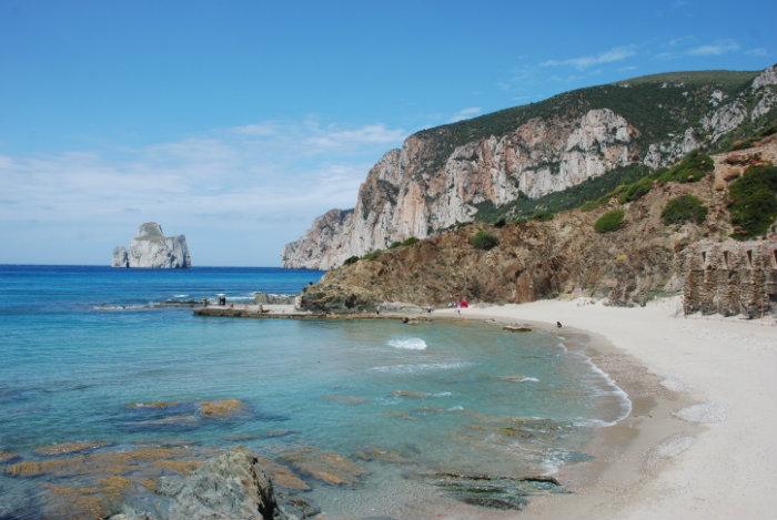 Spiaggia di Masua: una perla sarda ricca di fascino [GALLERY]