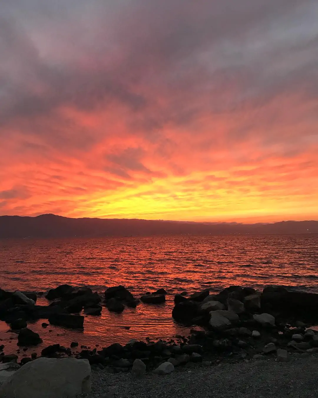 Tramonto spettacolare sullo Stretto di Messina: le FOTO mozzafiato da ...