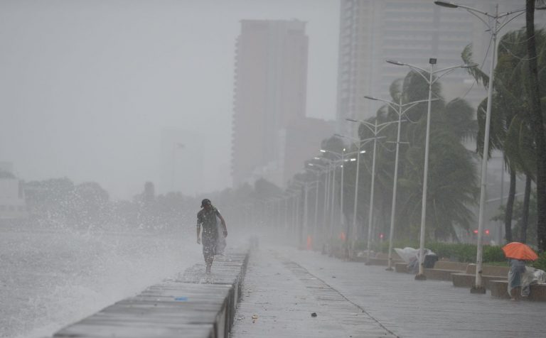 Maltempo nelle Filippine: piogge monsoniche a Manila [GALLERY]