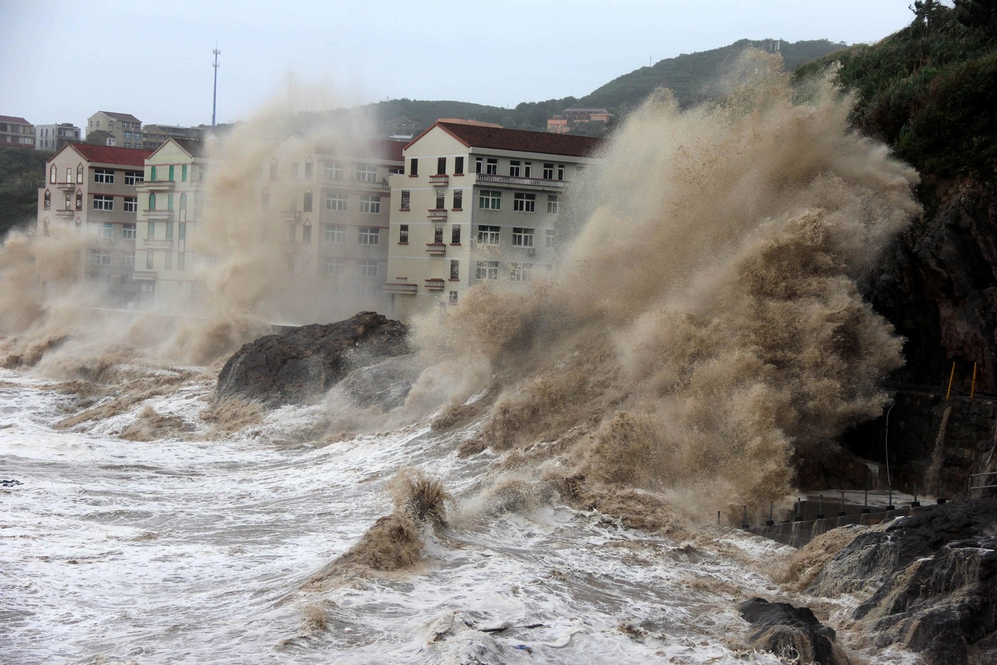 Il tifone Maria attraversa Taiwan e tocca terra in Cina [GALLERY]