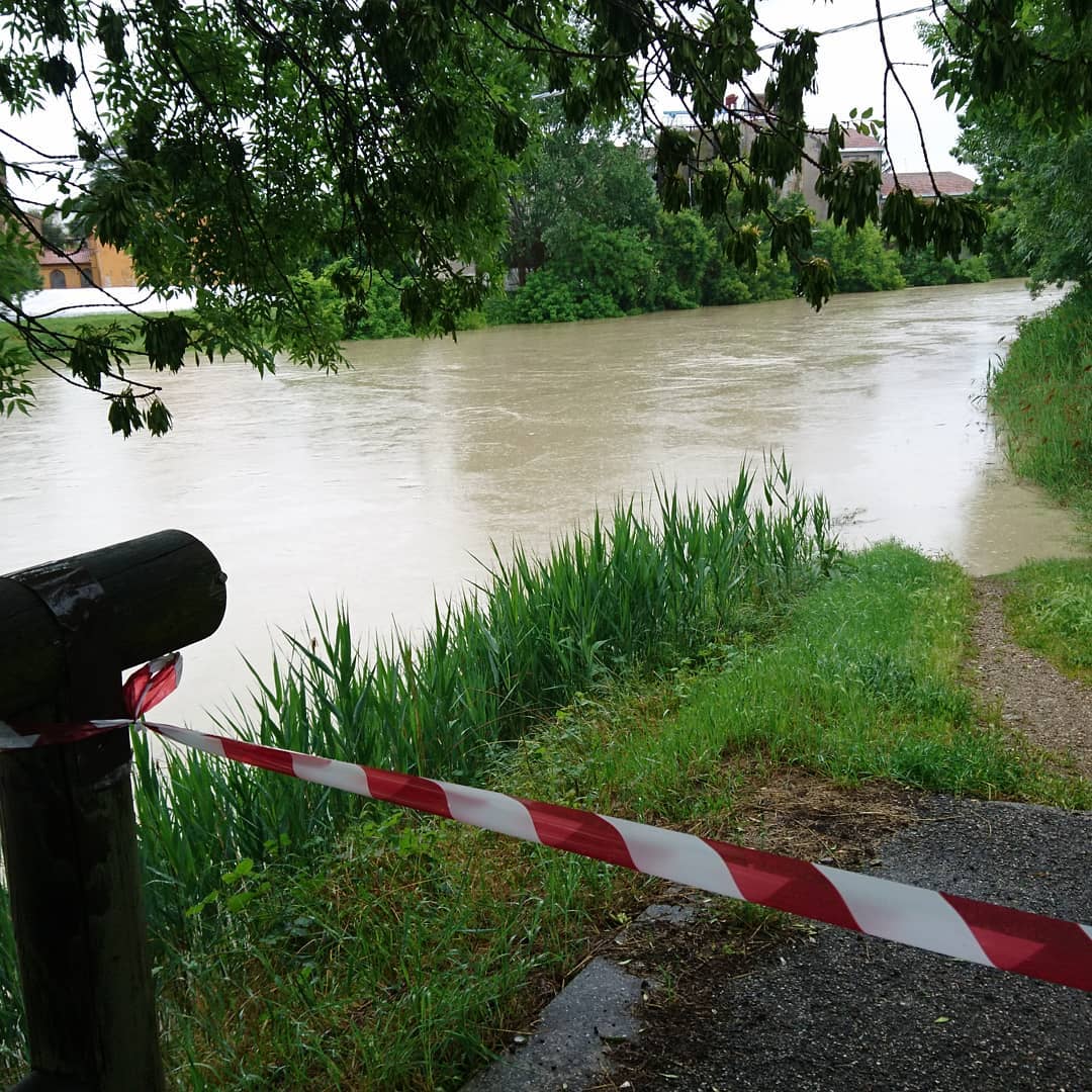 Maltempo, alluvione in Emilia-Romagna: è ancora allarme rosso per le ...