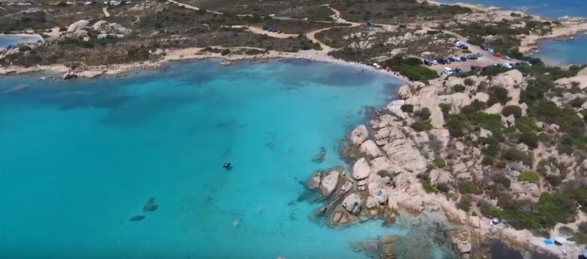 Selvaggia e maestosa: Caprera vista dal drone [VIDEO]