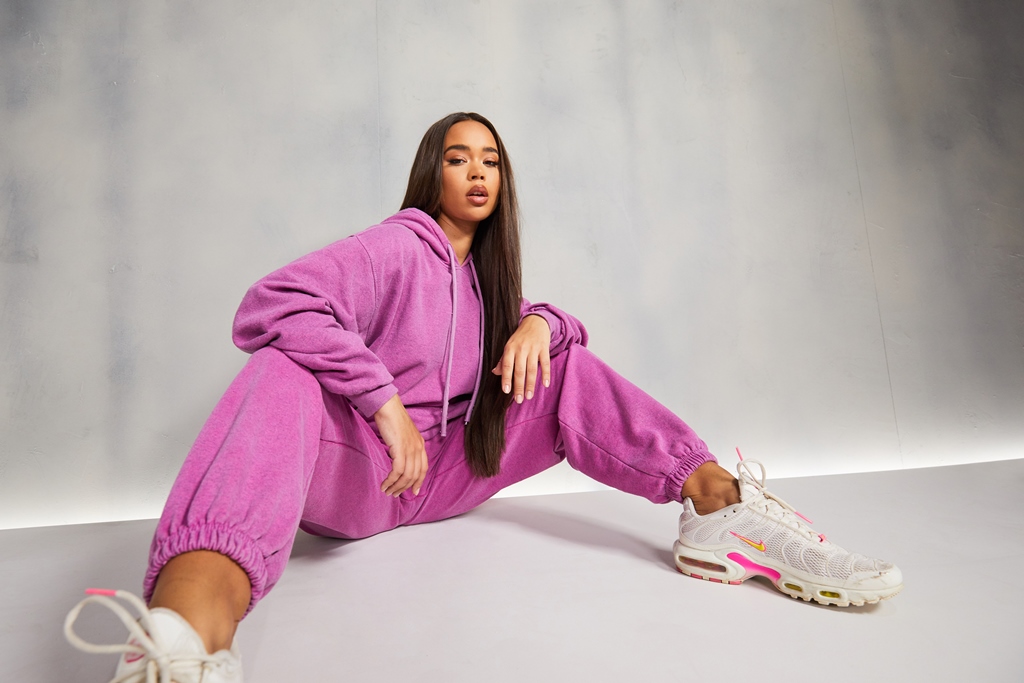 Tutti a casa con stile: Boohoo lancia una capsule collection cool ...