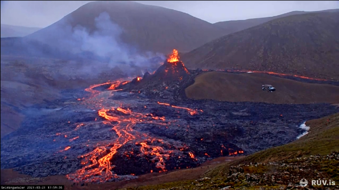 Islanda, continua l’eruzione del vulcano Fagradalsfjall: spettacolari ...