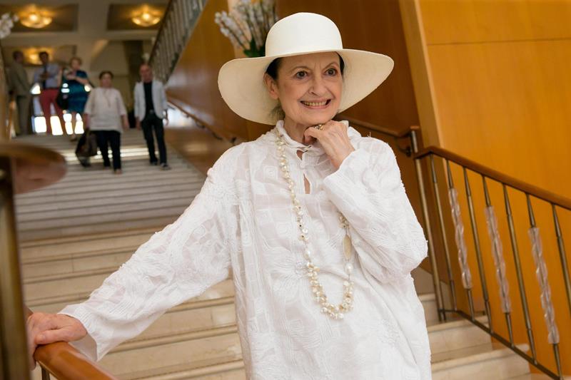 Morta Carla Fracci: addio alla signora della danza, soffriva da tempo ...