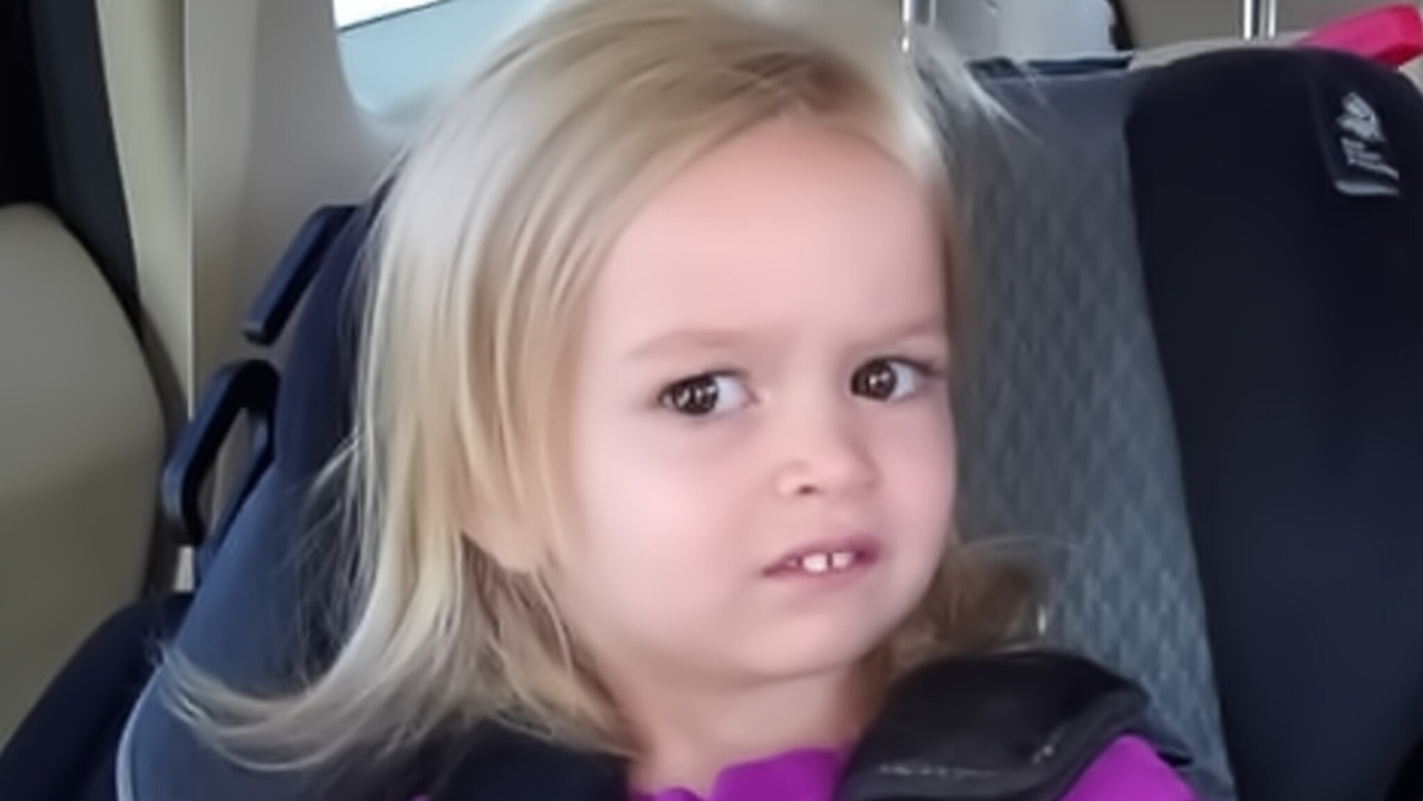 Side Eyeing Chloe: il famoso meme della bambina bionda venduto all'asta ...