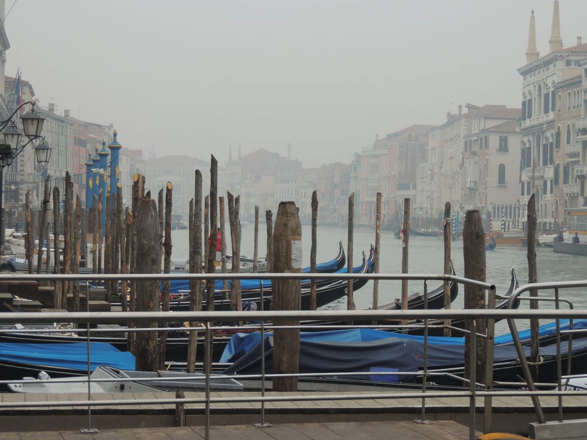 Meteo: Venezia e Trieste avvolte dalla nebbia | FOTO e VIDEO