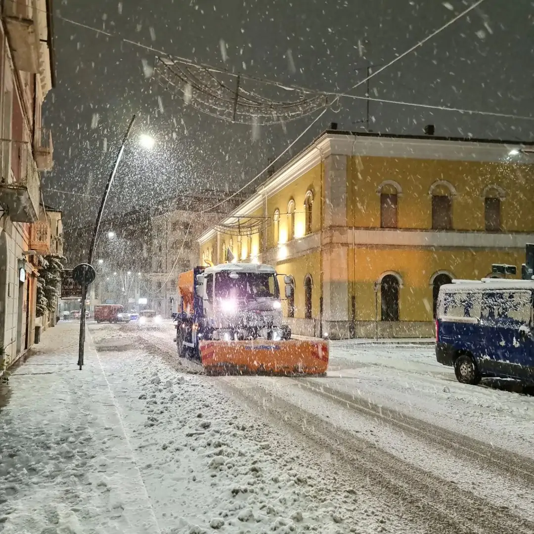 Neve forte, lo straordinario spettacolo di Campobasso nella tormenta ...