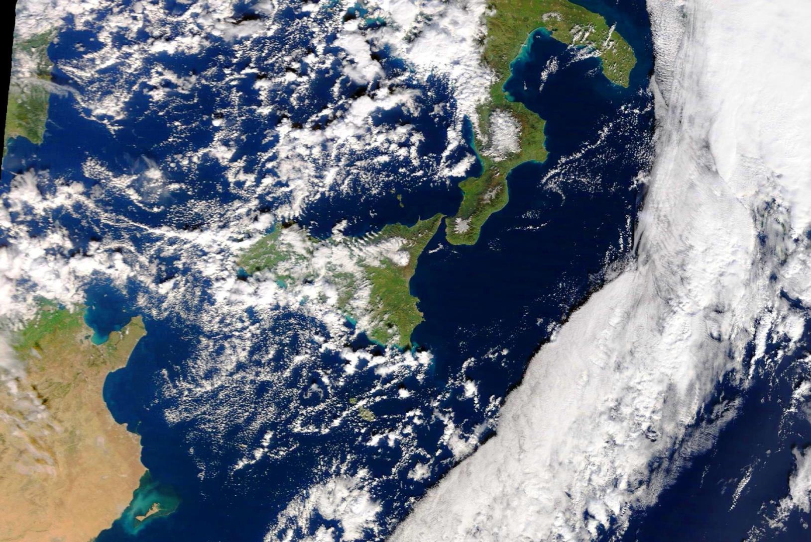 Lo Spettacolo Della Neve Al Sud Italia Vista Dai Satelliti NASA FOTO Lo Spettacolo Della Neve Al Sud Italia Vista Dai Satelliti NASA FOTO