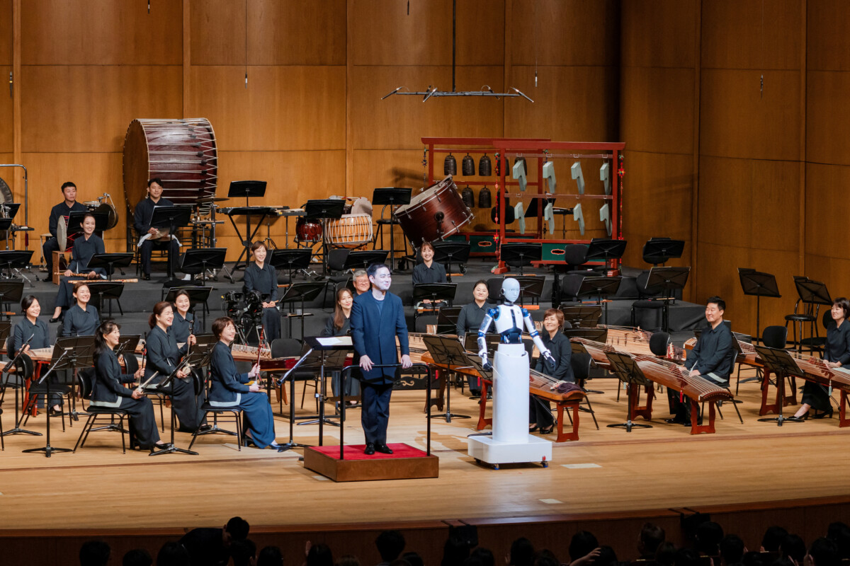 Un robot umanoide direttore d'orchestra: la performance in Corea del ...