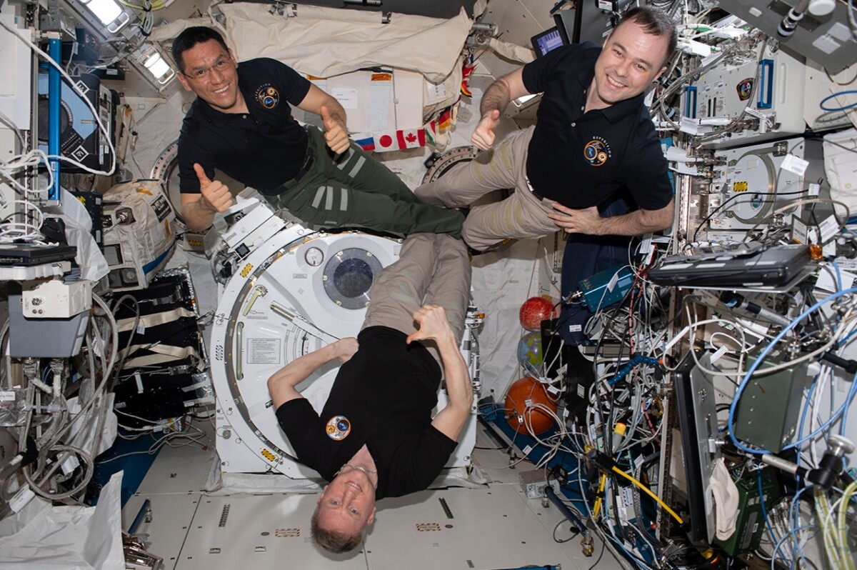 Oggi un astronauta della NASA e 2 cosmonauti russi tornano sulla Terra ...