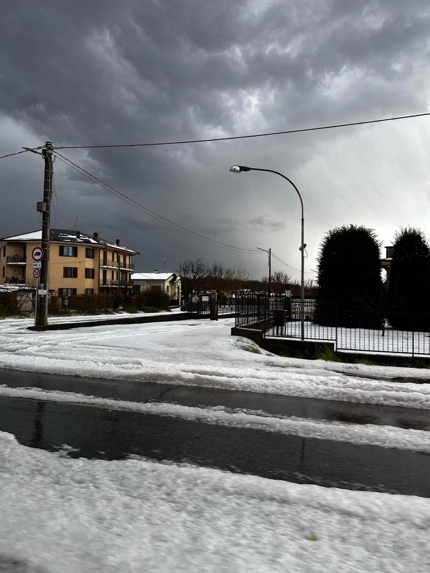Temporali tra Piemonte e Lombardia: grandinata al Lago Maggiore