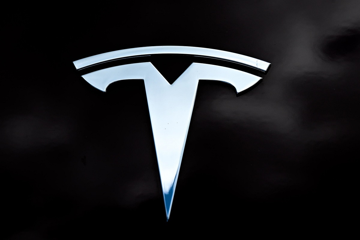 Elon Musk annuncia il robotaxi Tesla a guida autonoma