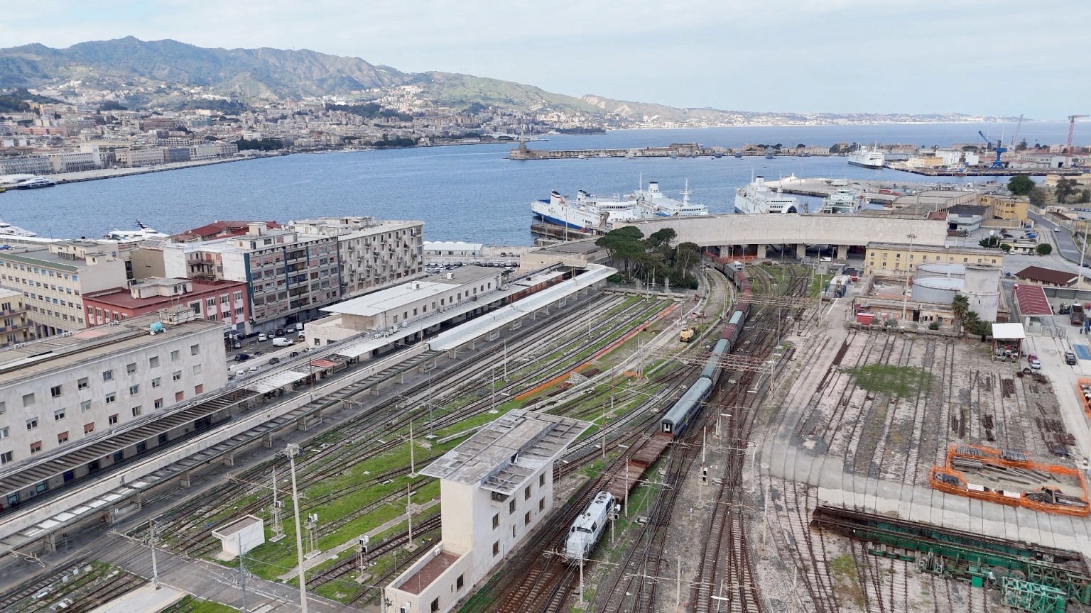Ferrovie, 8 nuove locomotive "green" per le manovre ferroviarie