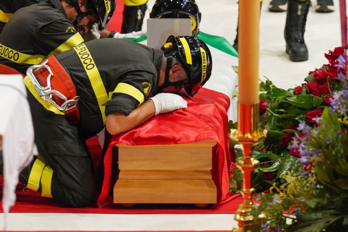 Matera, i funerali dei Vigili del Fuoco deceduti a Nova Siri | FOTO