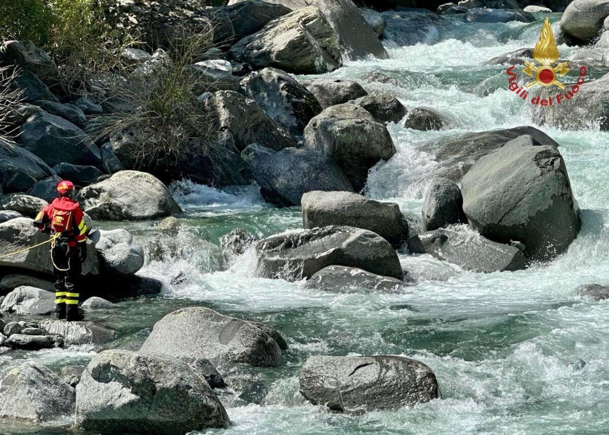 Lombardia, ragazzo trascinato da torrente a Cataeggio: ricerche