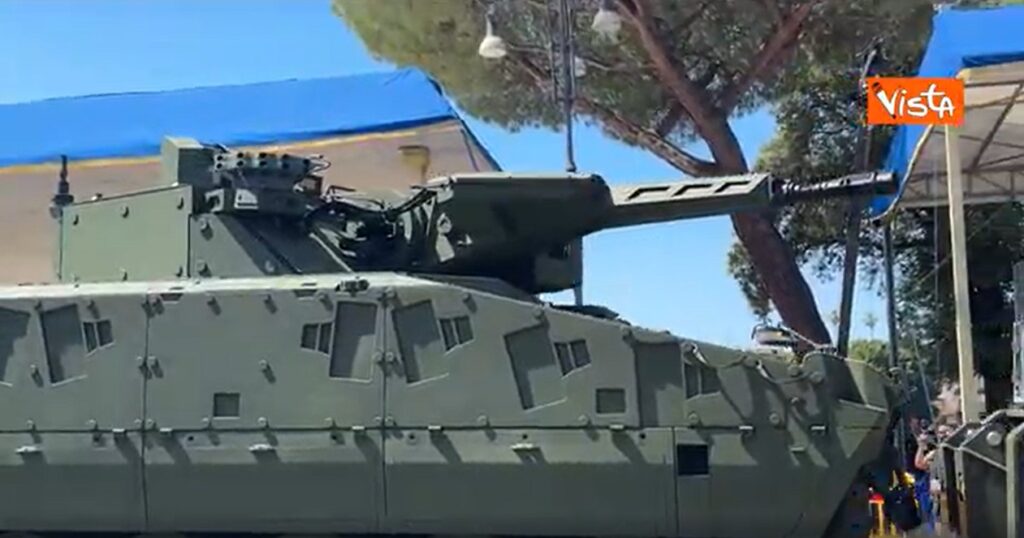 Il nuovo carro armato Lynx KF-41 debutta alla parata del 2 Giugno