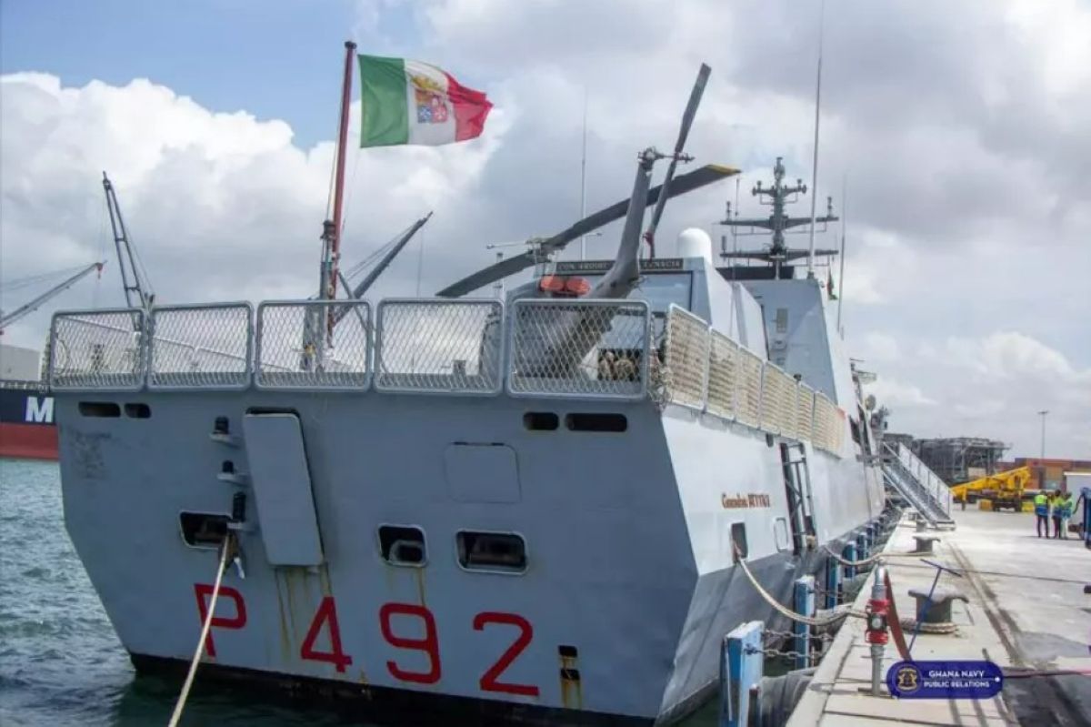 Nave Bettica: il pattugliatore della Marina approda ad Augusta