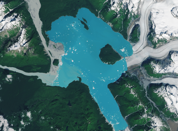 I ghiacciai si sciolgono, spunta "nuova" isola in Alaska | FOTO