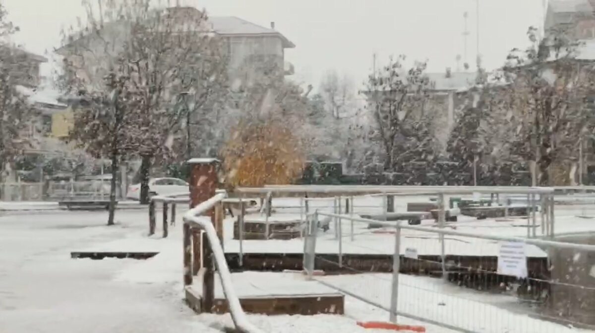 Maltempo Piemonte, la neve arriva anche a Cuneo: forte rovescio sulla ...
