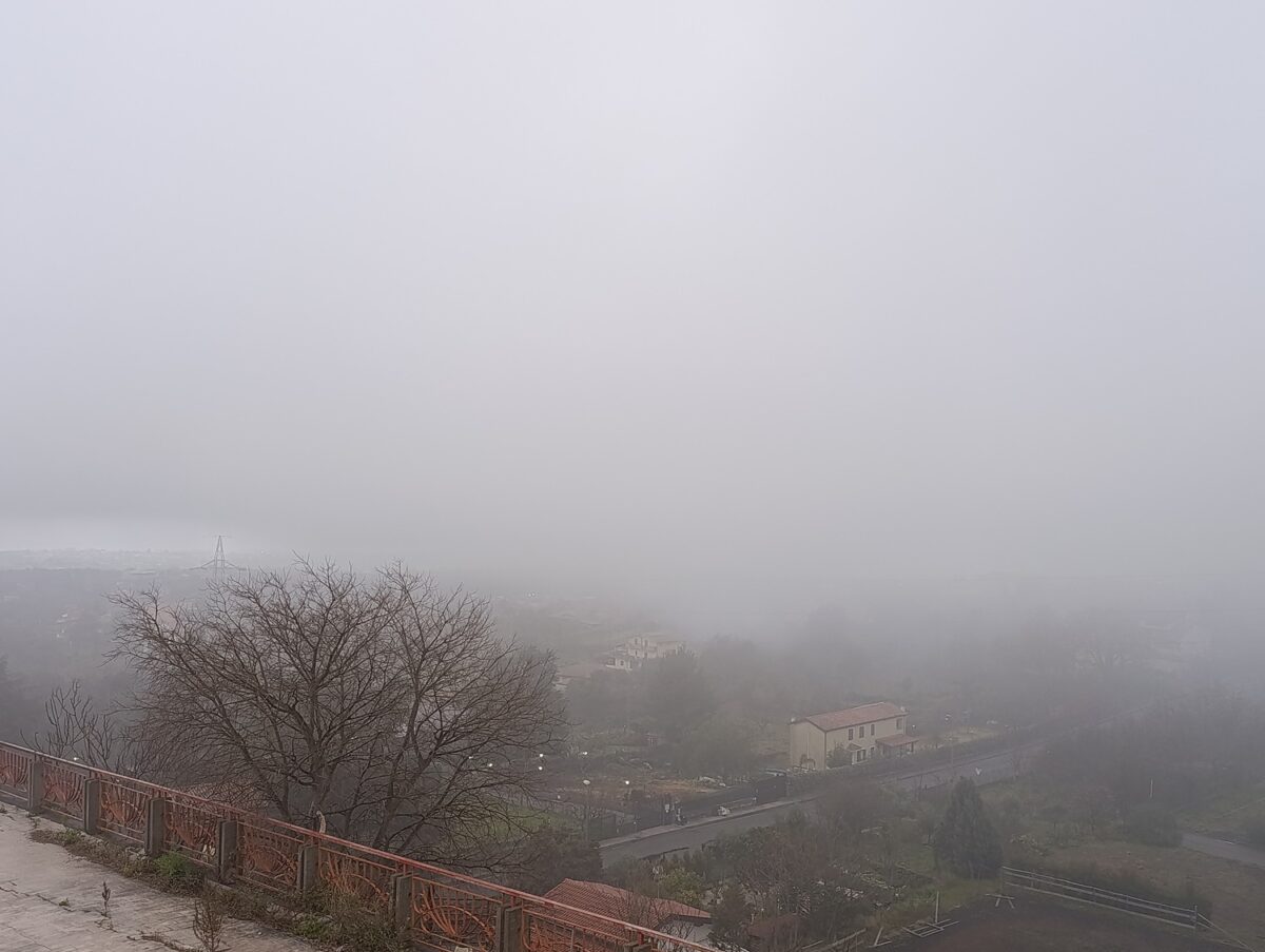 Maltempo, risveglio "londinese" in Sicilia: pioggia e nebbia nei paesi ...