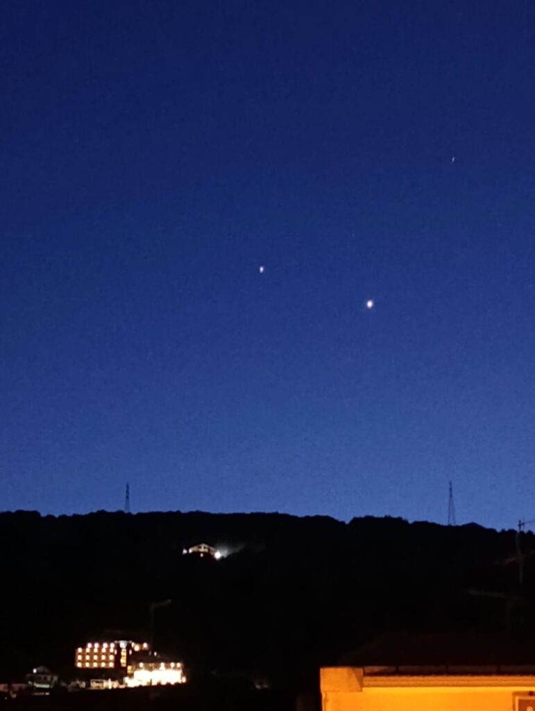 Giove e Venere incantano il cielo serale: uno spettacolo visibile a ...
